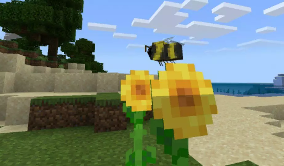 Download Bee Texture Pack for Minecraft PE: cute and helpful